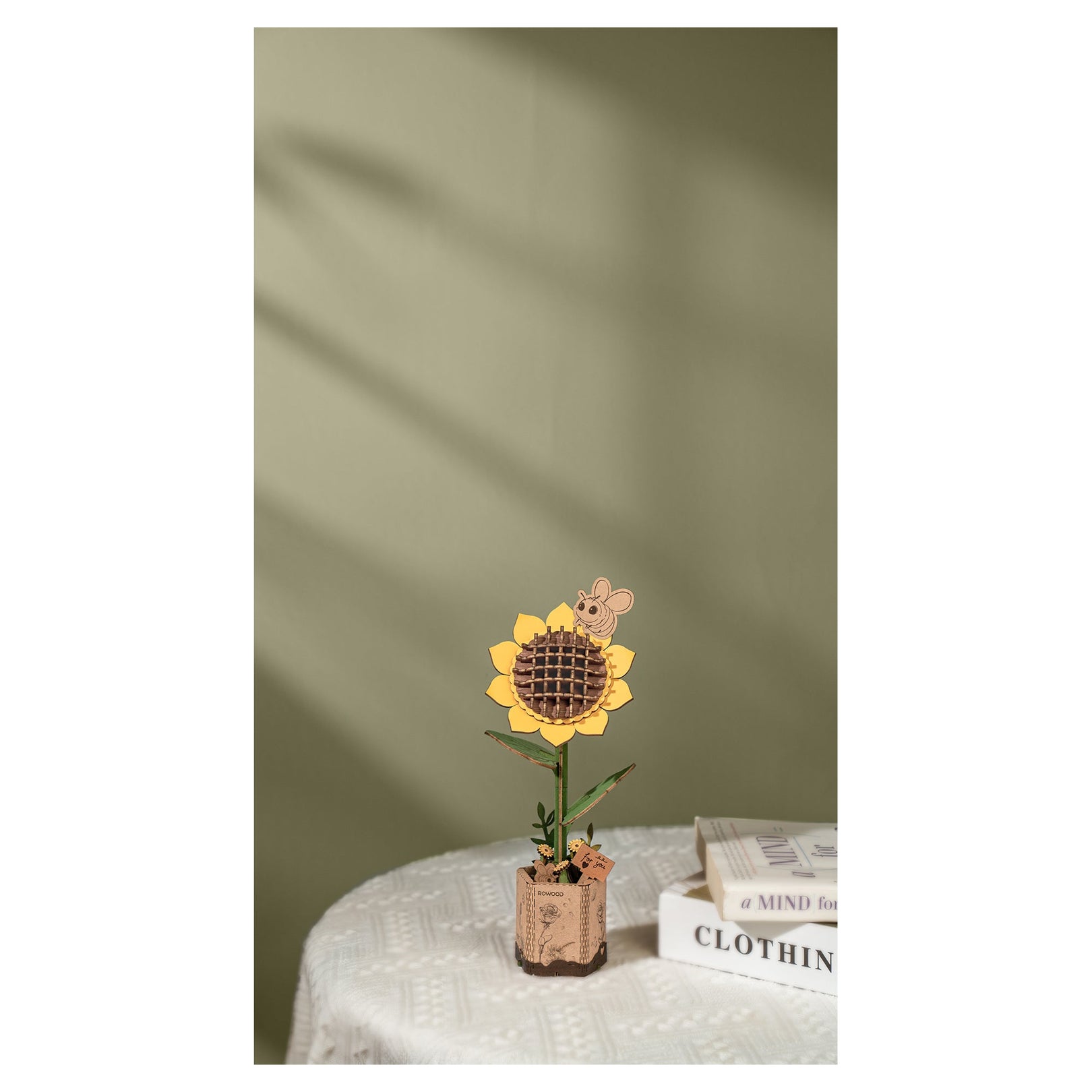 Rowood Sunflower Model Kit – Mastermind Toys