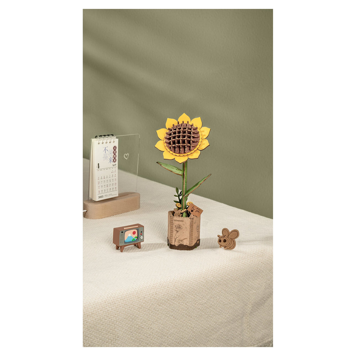 Rowood Sunflower Model Kit – Mastermind Toys